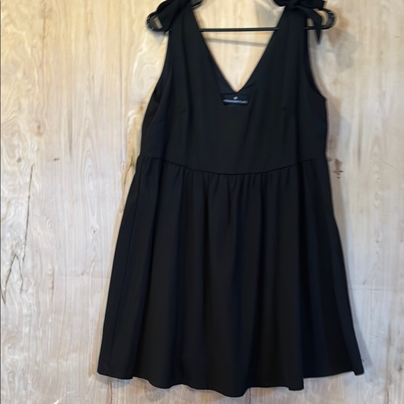 Pomander Place | Dresses | Pomander Place Black Pleated Mini Sundress ...